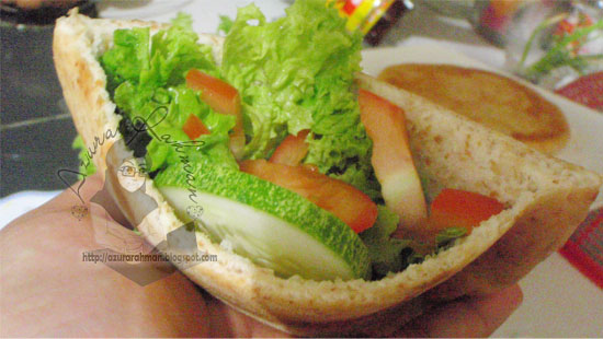 a.z.u.r.a.r.a.h.m.a.n: Roti Poket or Roti Nan