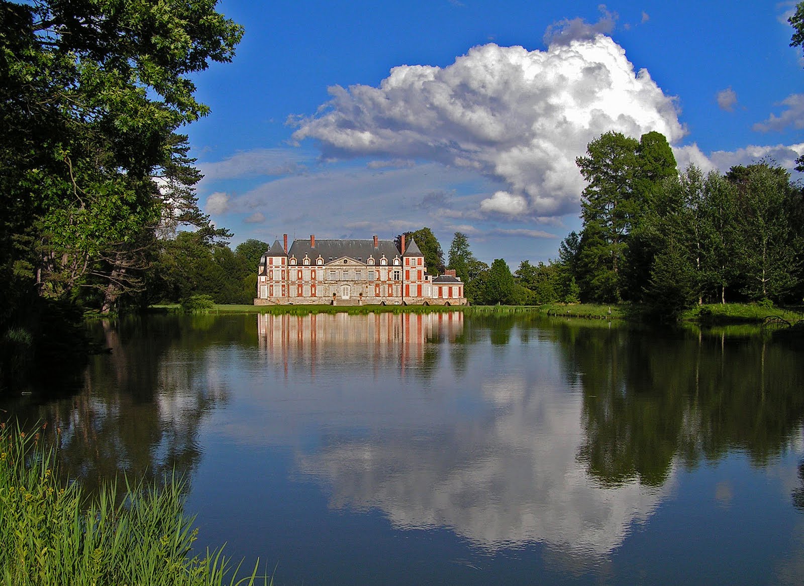 Charmes méconnus du Hurepoix .: le château de COURSON -fin XVIIe (Essonne).