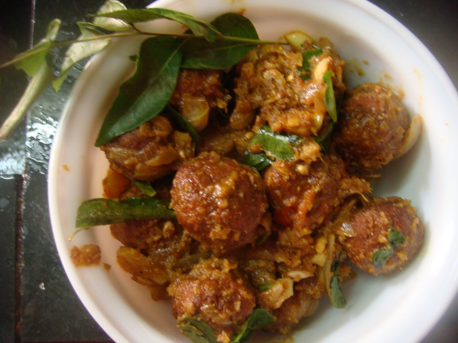PATTUSPAKASHALA: CHICKEN KEEMA BALLS / KODI KAIMA UNDALU