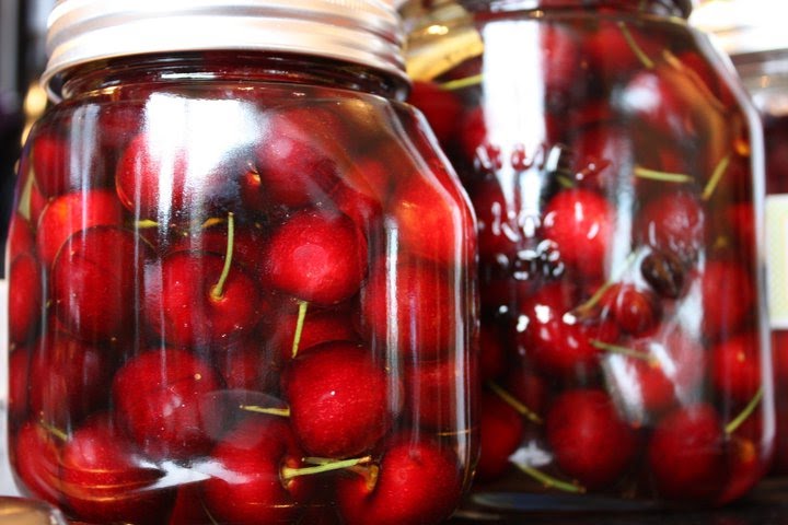 Bucătăreli la borcan: Fructe pentru la iarnă: compot, dulceață sau gem?