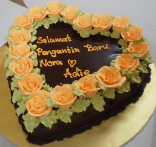 HANIERA CAKE & COOKIES WONDERLAND: ~: KEK BENTUK LOVE