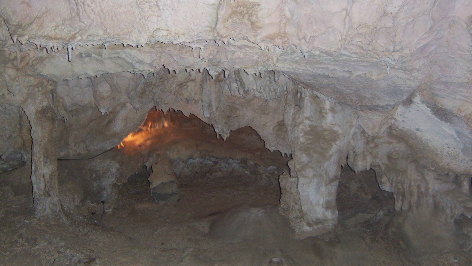 Inaie - out and about: Boyden Cavern - King's Canyon