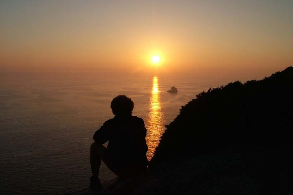 DUALIDAD COSMICA: Mirando al horizonte.