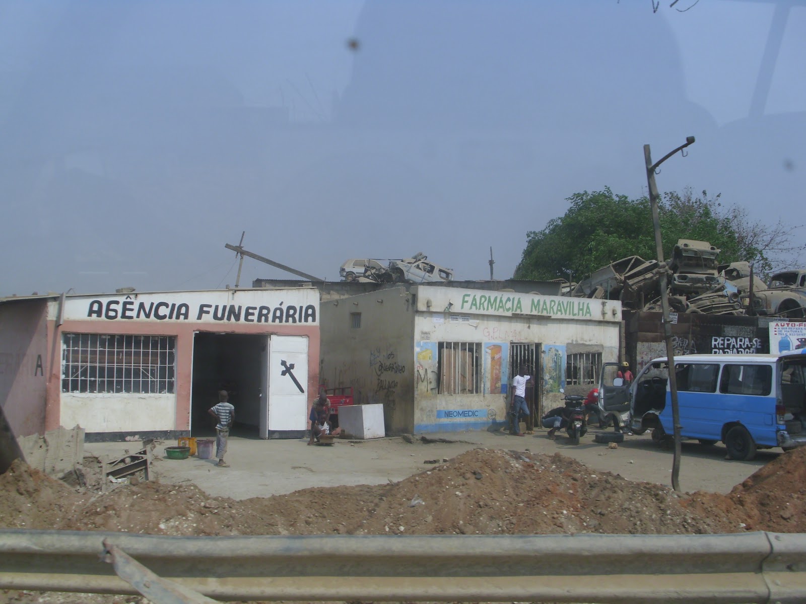 Caxitices: Primeira viagem Luanda - Caxito