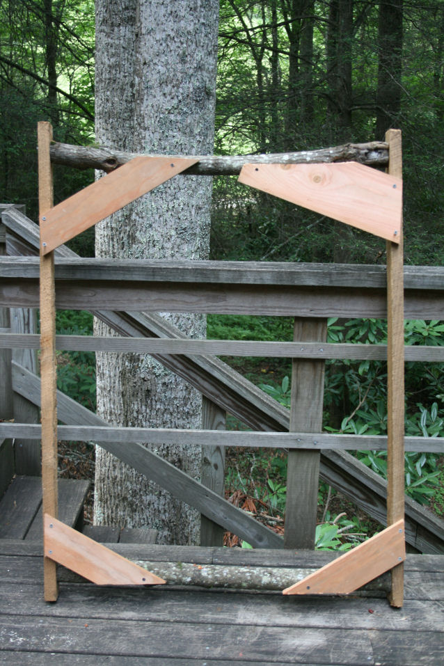 The Öko Box: Rustic Fence Gate From Wood Scraps