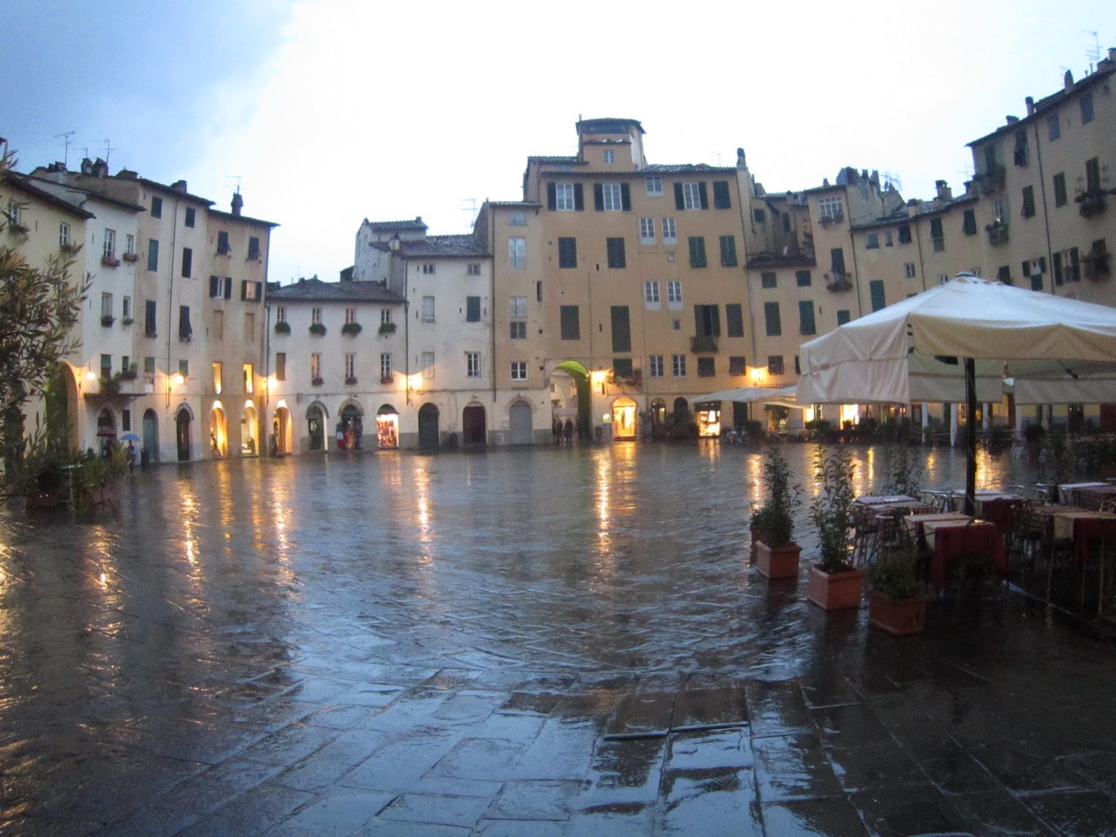 Roamin' Roman: LUCCA!