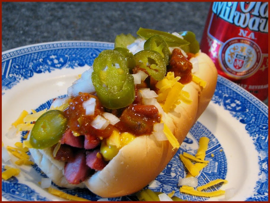 Fat Johnny's Front Porch: Kaw-Cajun Loaded Chili Dawg