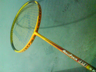 Raket Bulutangkis: Raket Muscle power 99