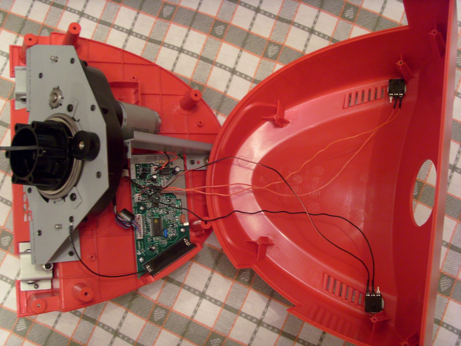 SilentException's TechBlog: Logitech Momo Force (red) hardware calibration