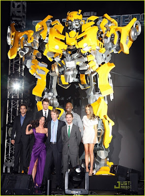 J & N: El elenco de transformers en la premierde de Tokio