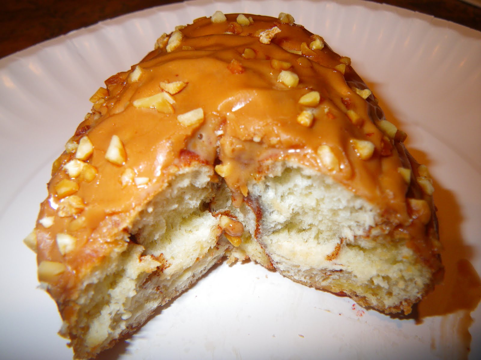 KEITHACCINO'S DAILY DONUT: The Daily Donut Day 68- Tom's Maple Nut ...