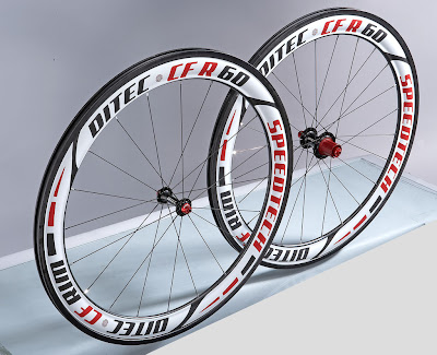 NOVETATS DEL MERCAT CICLOTURISTA: Llantes Ditec de carbono