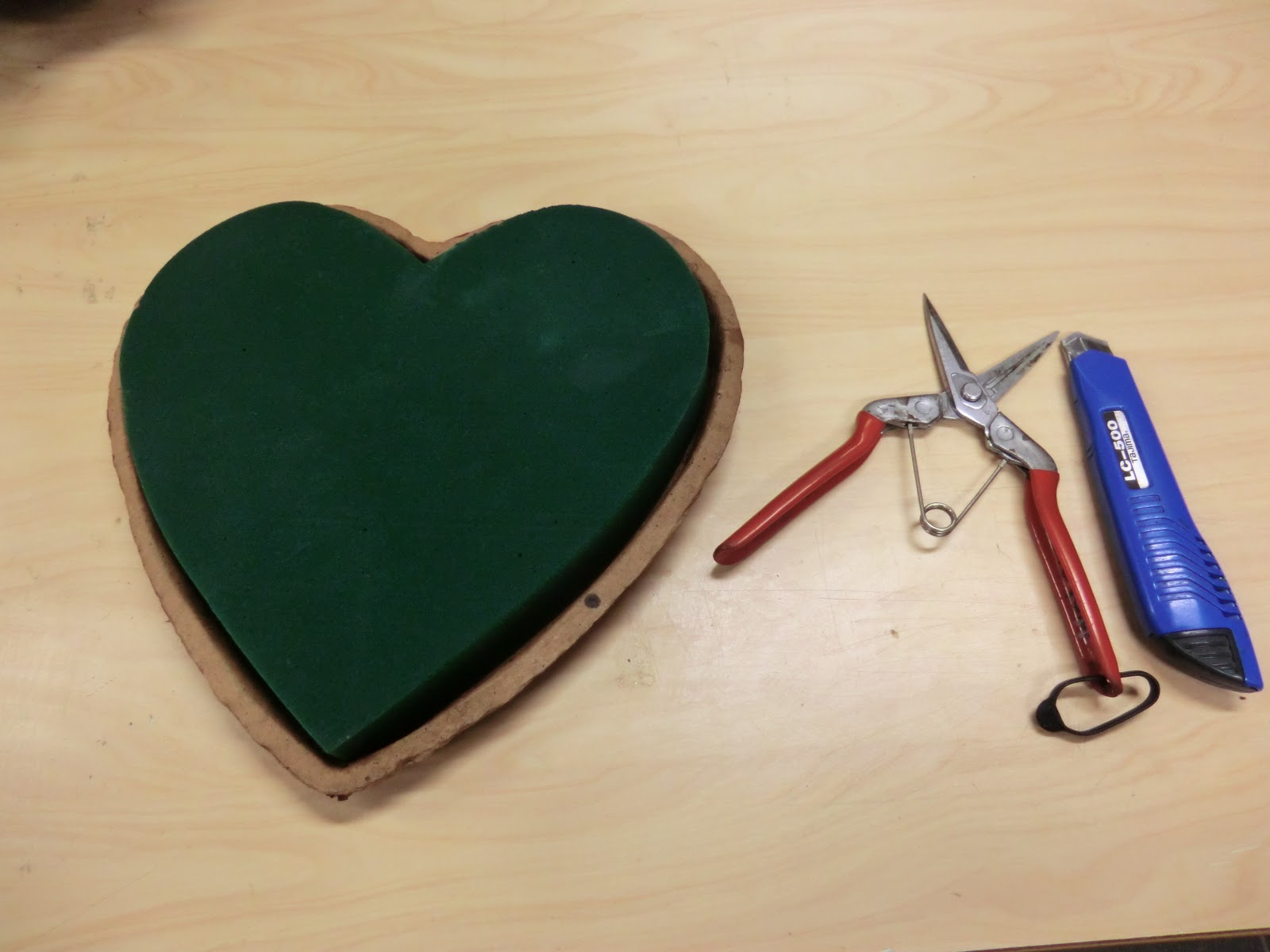 Hanna Isabel Waldemar: Sorgbinderi klassisk formarbeid hjerte og ...