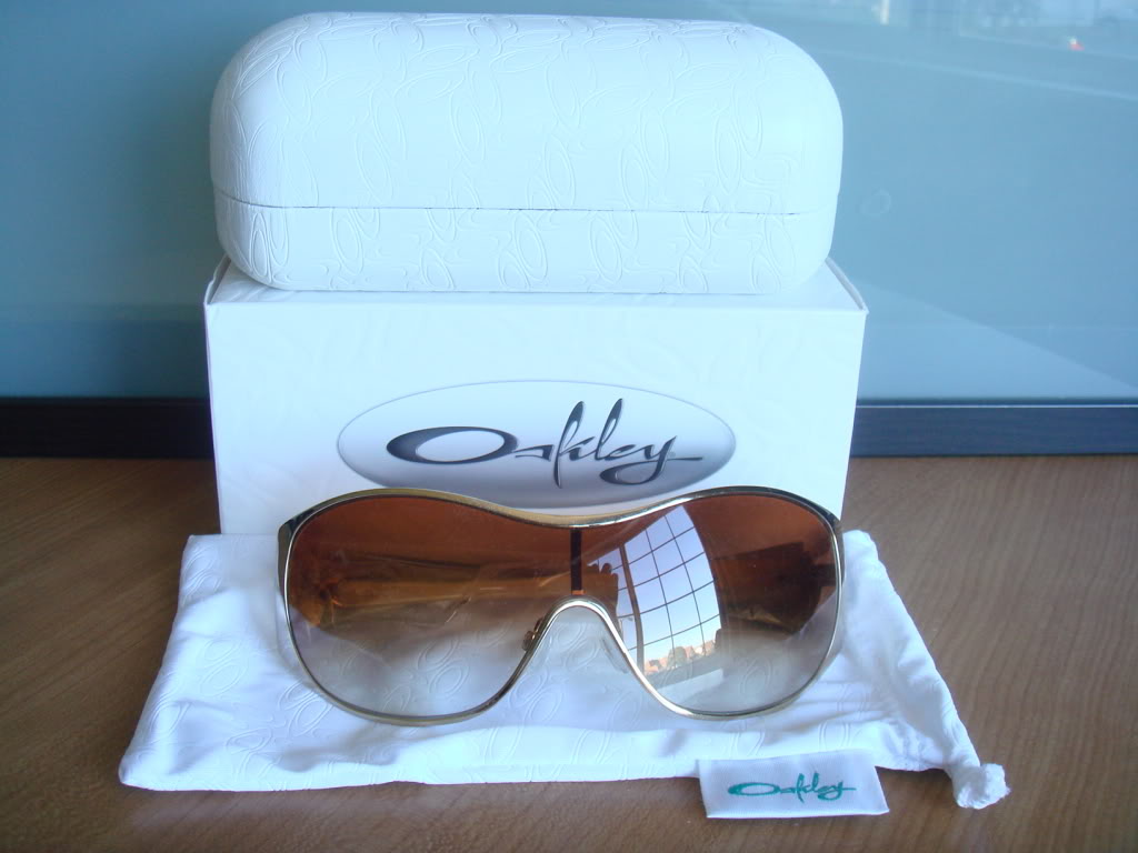 LS Fashion Shop: Original Women's Oakley Shades 1