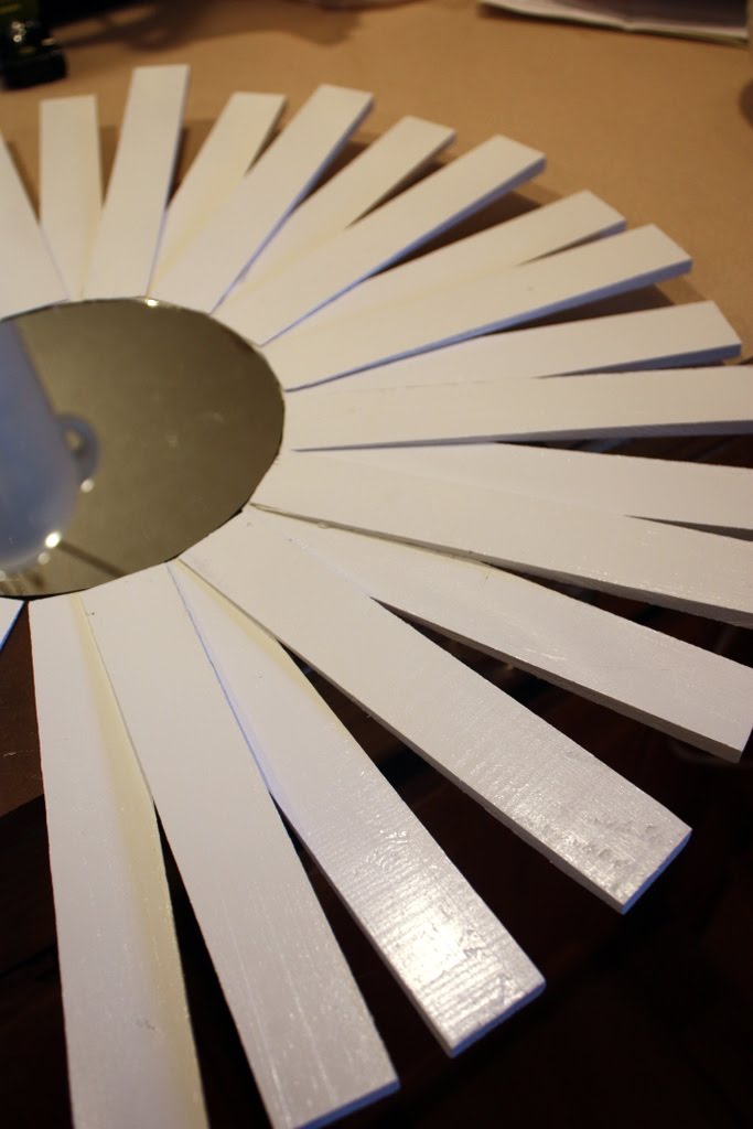 Sweet Something Designs: DIY Sunburst Mirror