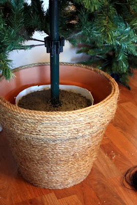 Sweet Something Designs: DIY Christmas Tree Planter