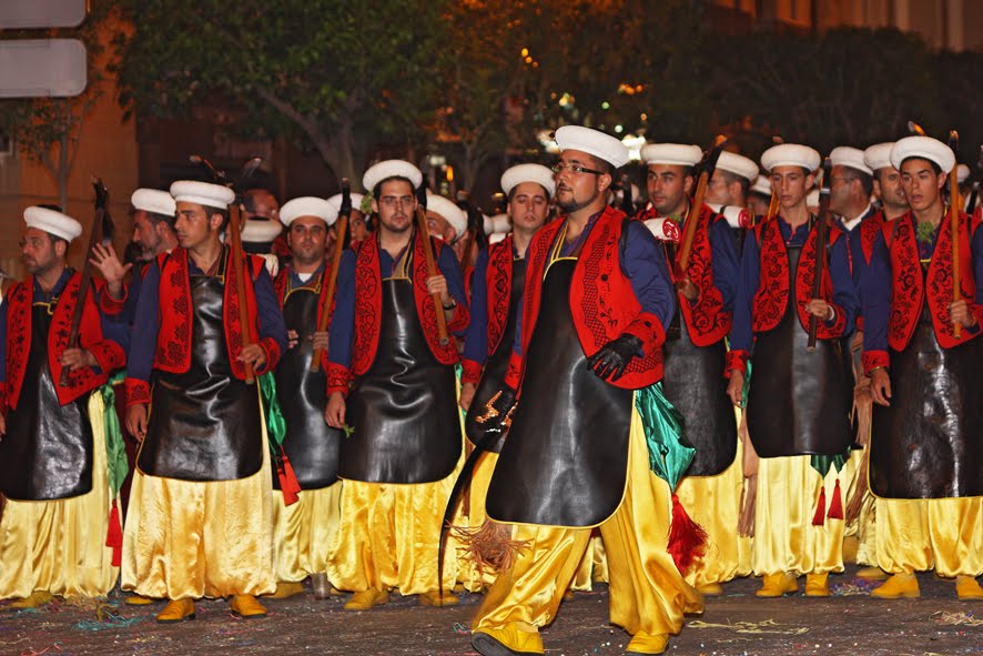 VILLENA CUÉNTAME: COMPARSA "MOROS NUEVOS"