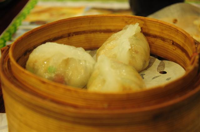 Thoughts attic: Day 4: Breakfasts at Tim Ho Wan & Nam Long Porridge