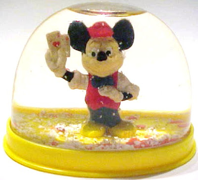 Disney Snowglobes Collectors Guide: Mickey Mouse Snowdome