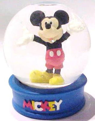 Disney Snowglobes Collectors Guide: Mickey Snowglobe