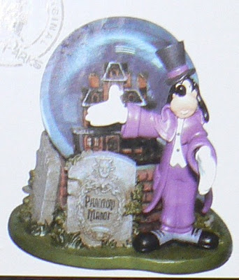 Disney Snowglobes Collectors Guide: Goofy Phantom Manor Snowglobe