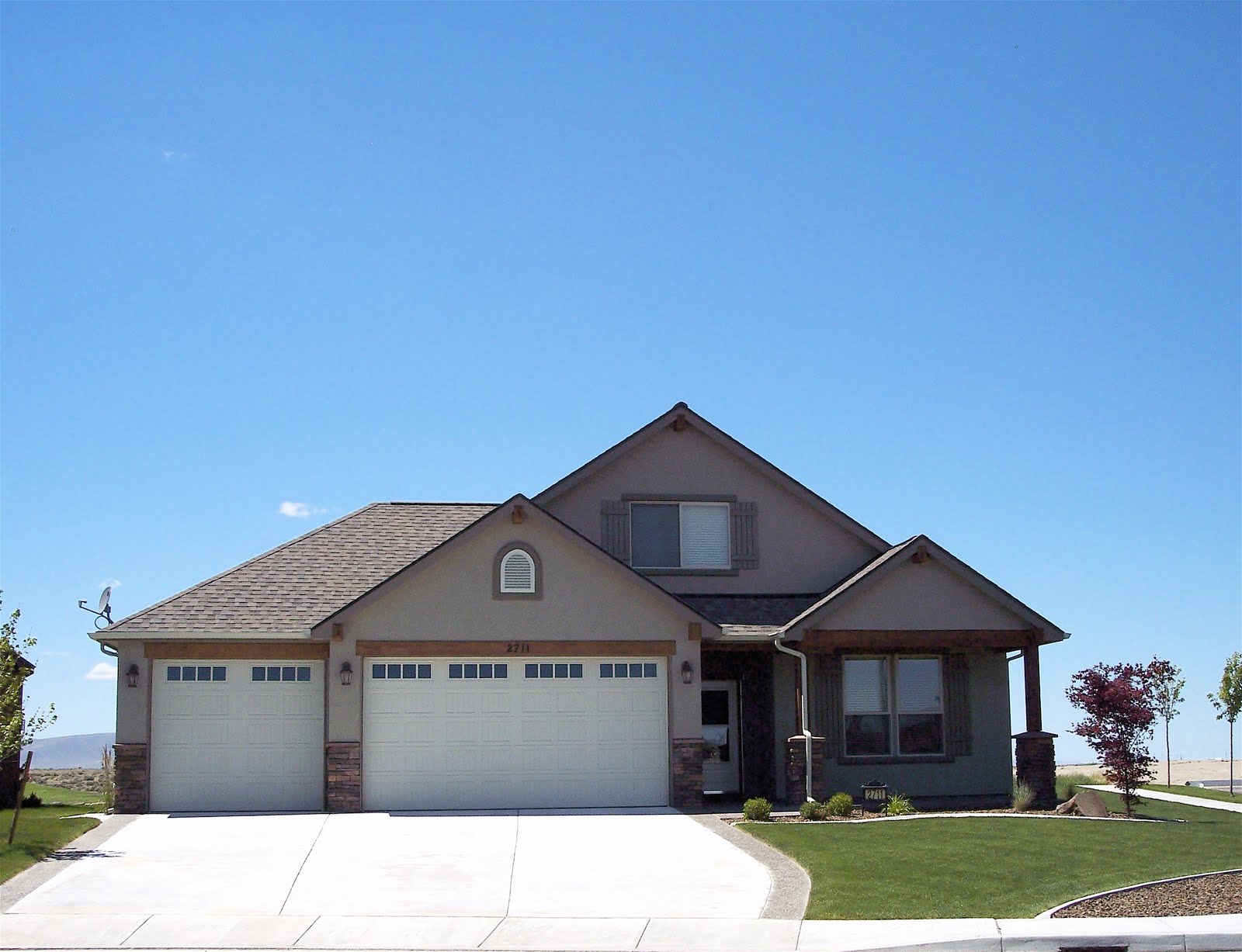 Building a Home: Deciding on the Color Scheme for the Exterior