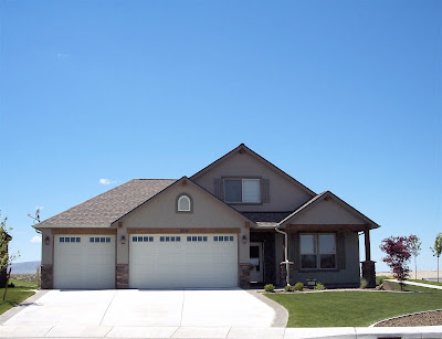 Building a Home: Deciding on the Color Scheme for the Exterior