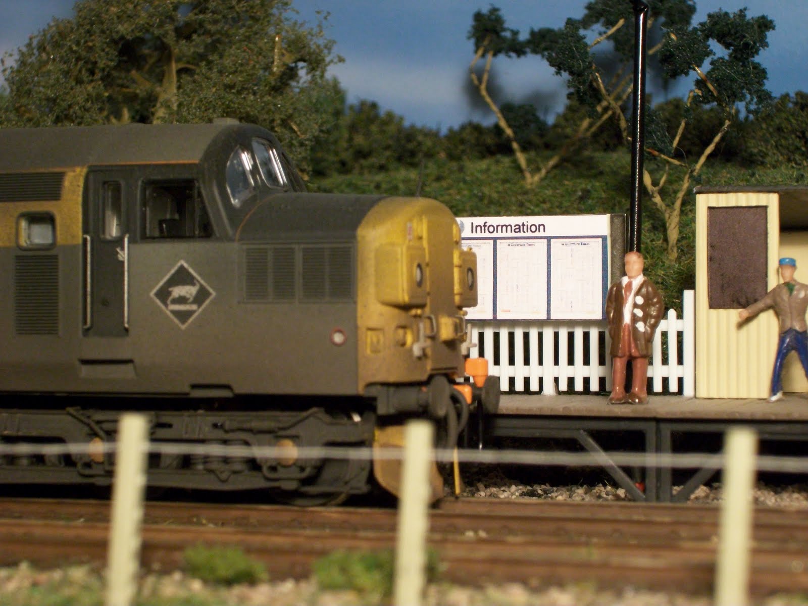 Choppers Railway: Watergate Halt: Bachmann class 37/0 weathered!! (plus ...