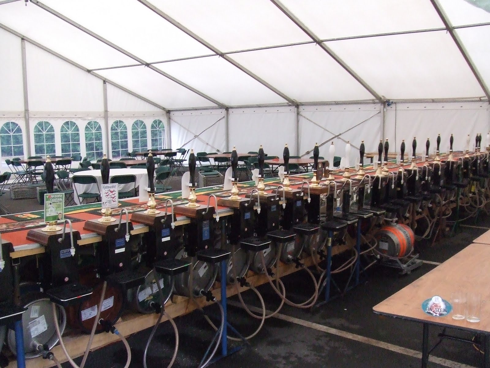 BEERANDFESTIVALS.BLOGSPOT.COM: DOG INN PEOVER HEATH 10TH BEER FESTIVAL 2010