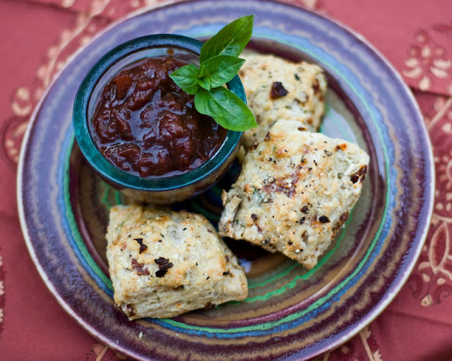 Sweet Savory Planet: Sun Dried Tomato-Basil-Parmesan Scones