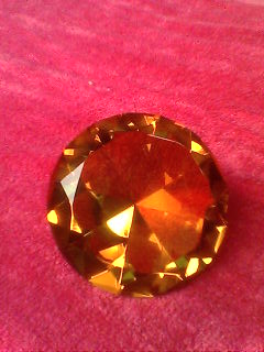 Benda Antik Langka: Batu Permata Diamond Ukuran Besar.