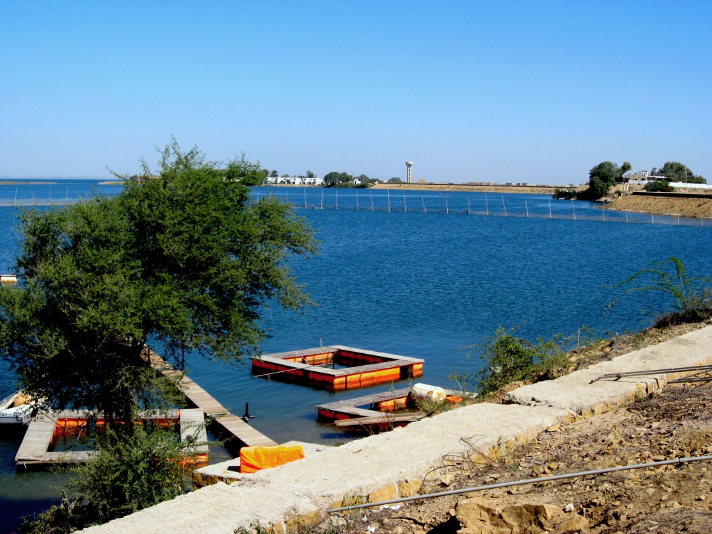 Tour Pakistan: Keenjhar Lake