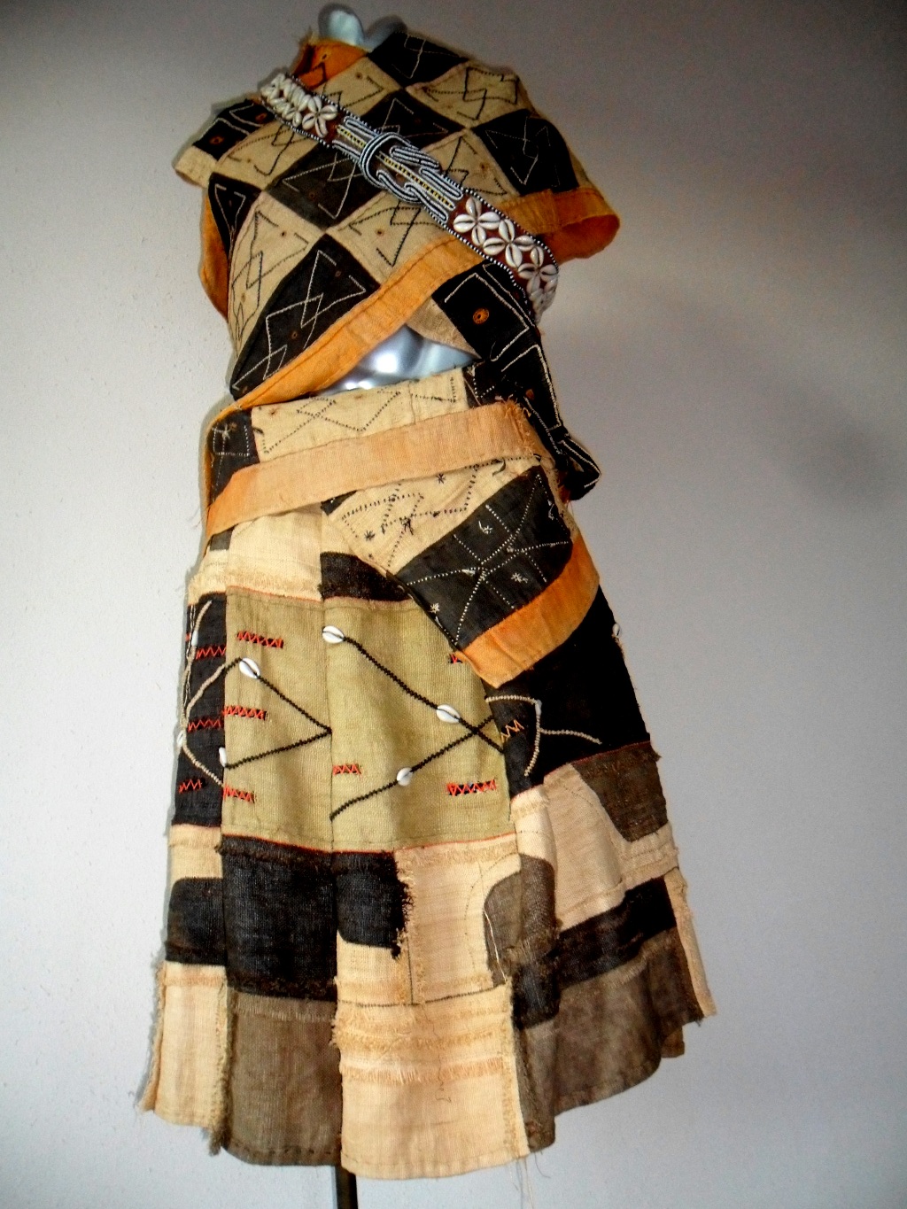 Hands on the move: African Raffia cloth, from the Democratic Republic ...