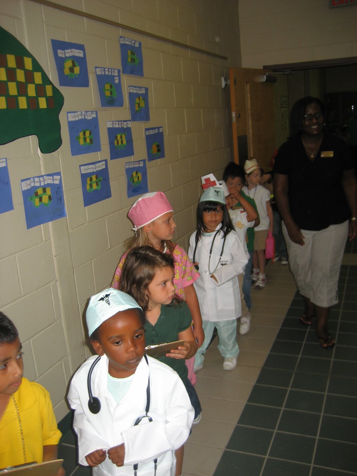 Miss Burnette's Kindergarten Class: Community Helper Parade