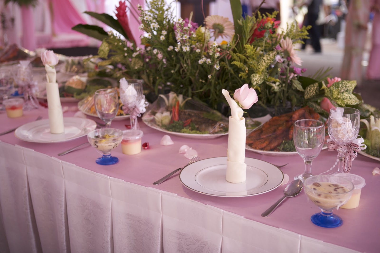 First One Resources: tema-pink putih