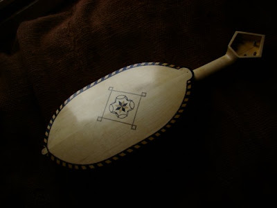 Instrumentos antiguos Zanfona o Hurdy Gurdy: Fídula Oval