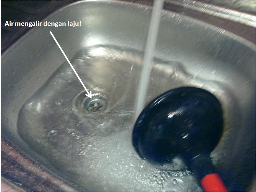 LIFE IS FULL OF SURPRISES !: SALURAN SINKI TERSUMBAT