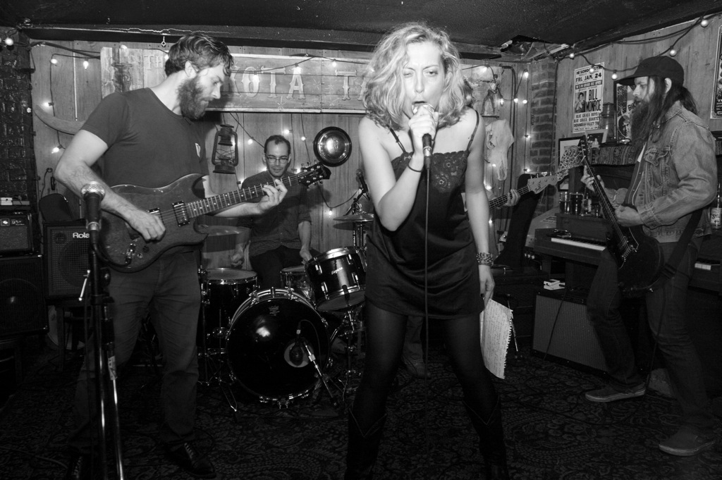 IVY LOVELL: Feral Cell's One Night Stand