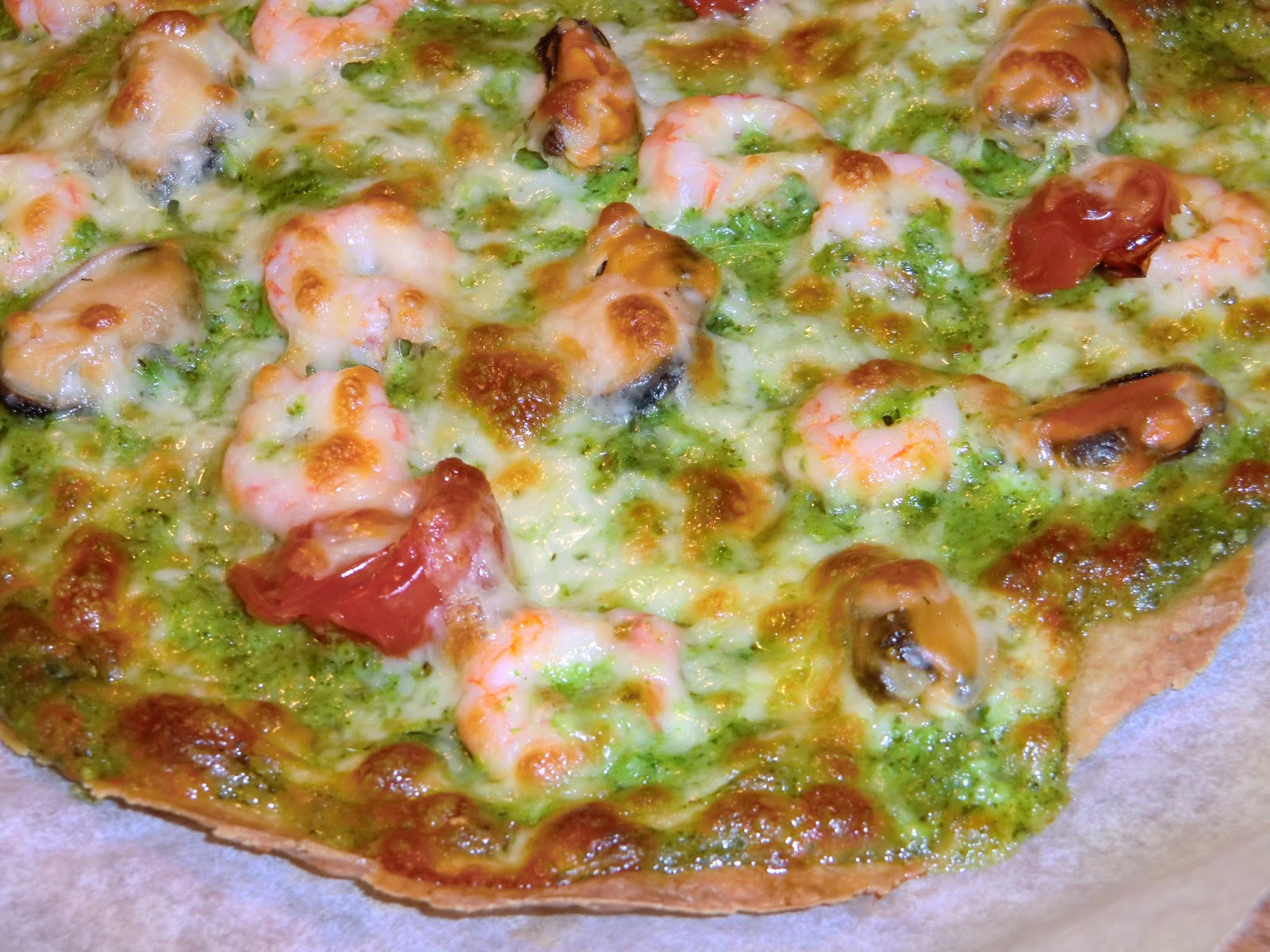 Kjerstis mat och prat: Glutenfri pizza med ärtskottspesto, räkor ...