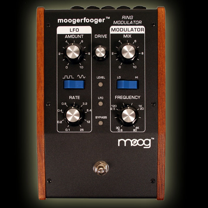 Pedalboard e Set-Up: Brandon Curtis: O Baixista com o Set mais Complexo ...