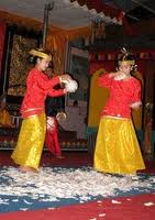 Tari Piring (Dancing Plate) | INDONESIAN CULTURES, FOOD AND TOURISM