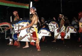 Tari Kuda Lumping | INDONESIAN CULTURES, FOOD AND TOURISM