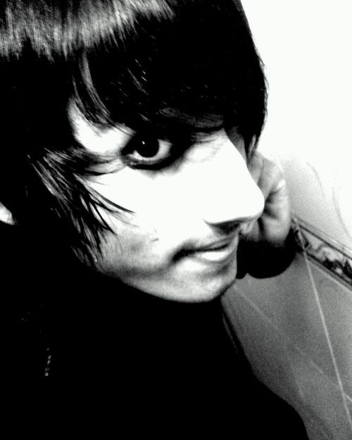 Hairstyles for Men and Women: Some Pictures of Hot Emo Boy 2009