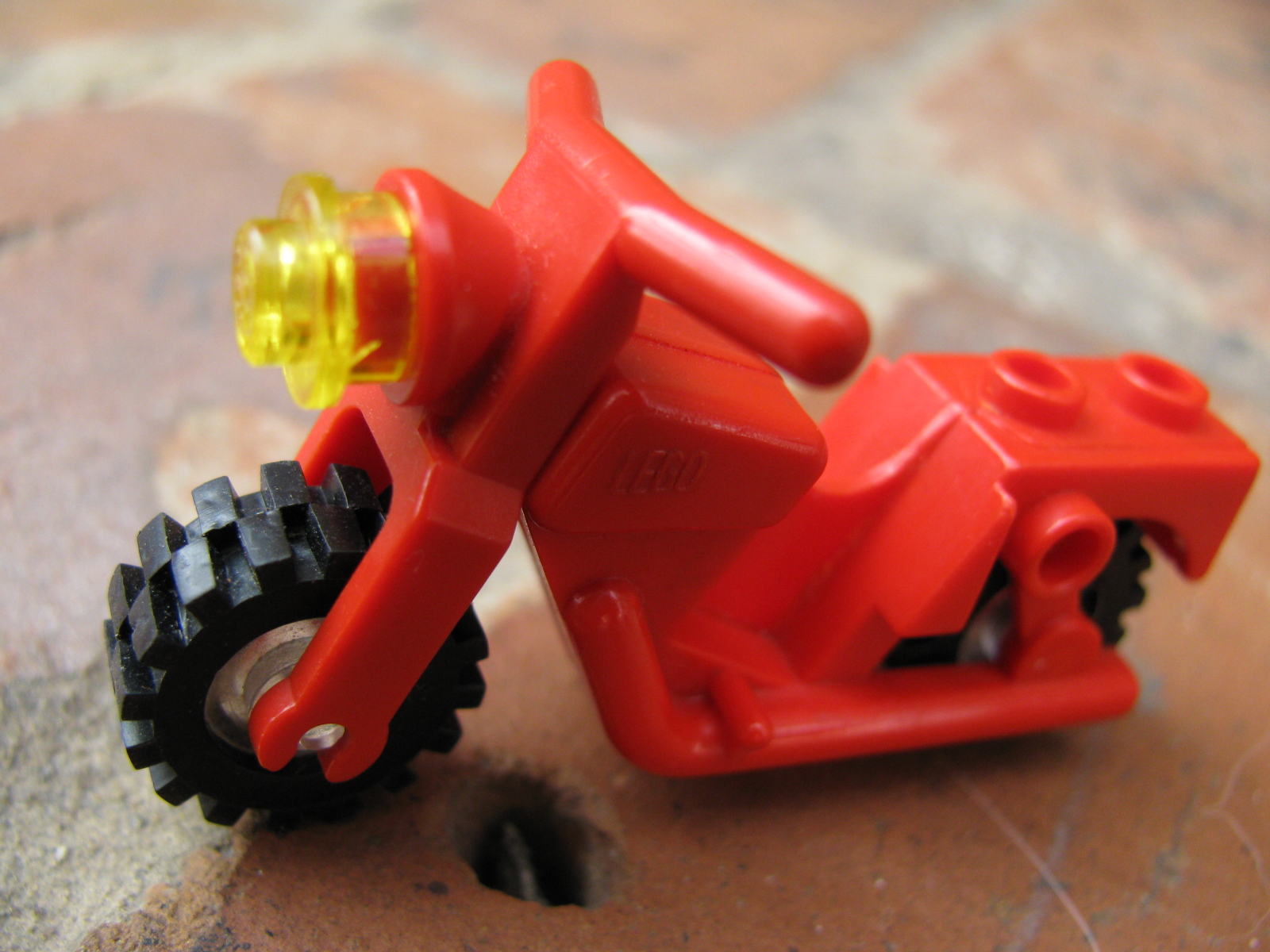 La era de los objetos: Lego Red Motorcycle and Rider