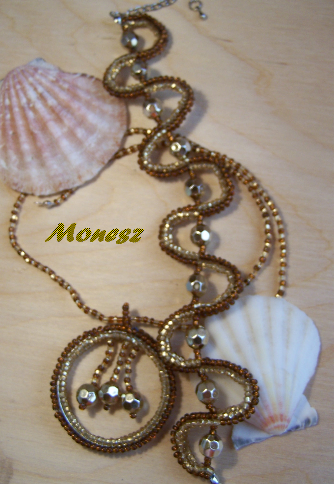 Monesz Gyöngynaplója