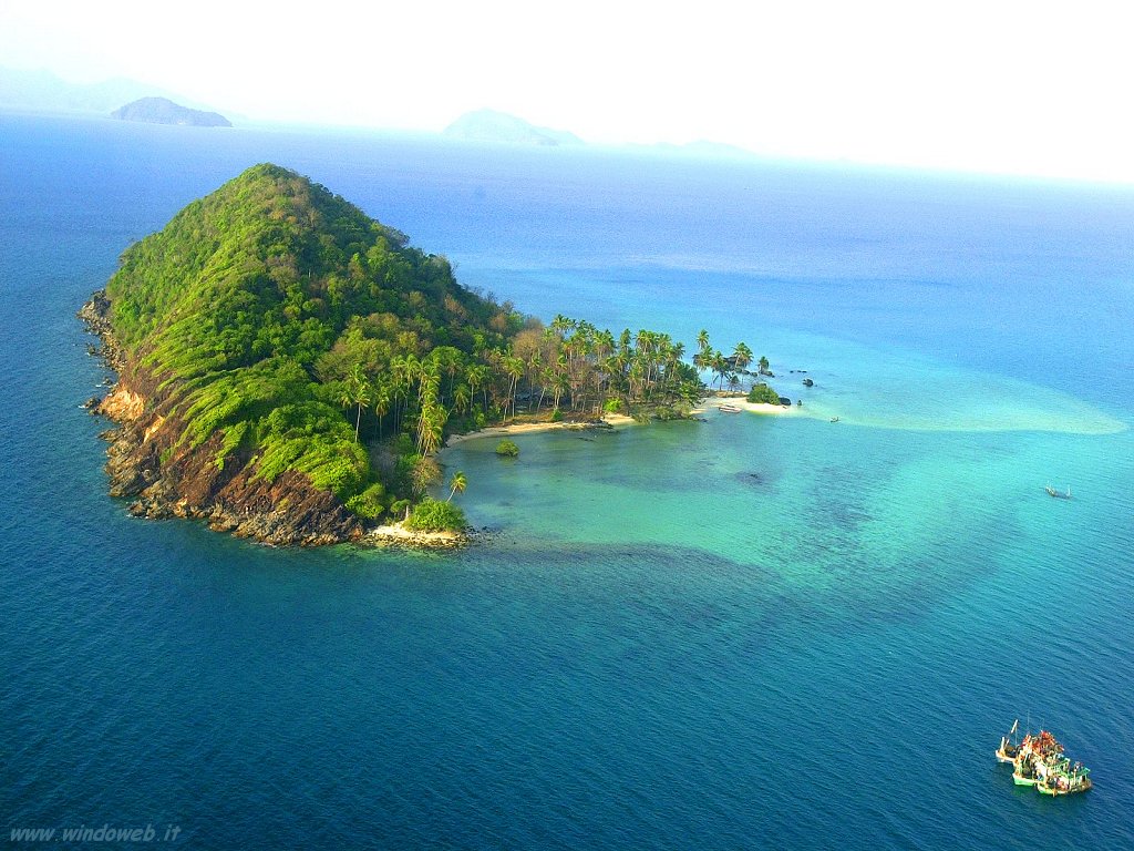 AD OCCHI APERTI di ANGELA POLI: LE NOSTRE ISOLE