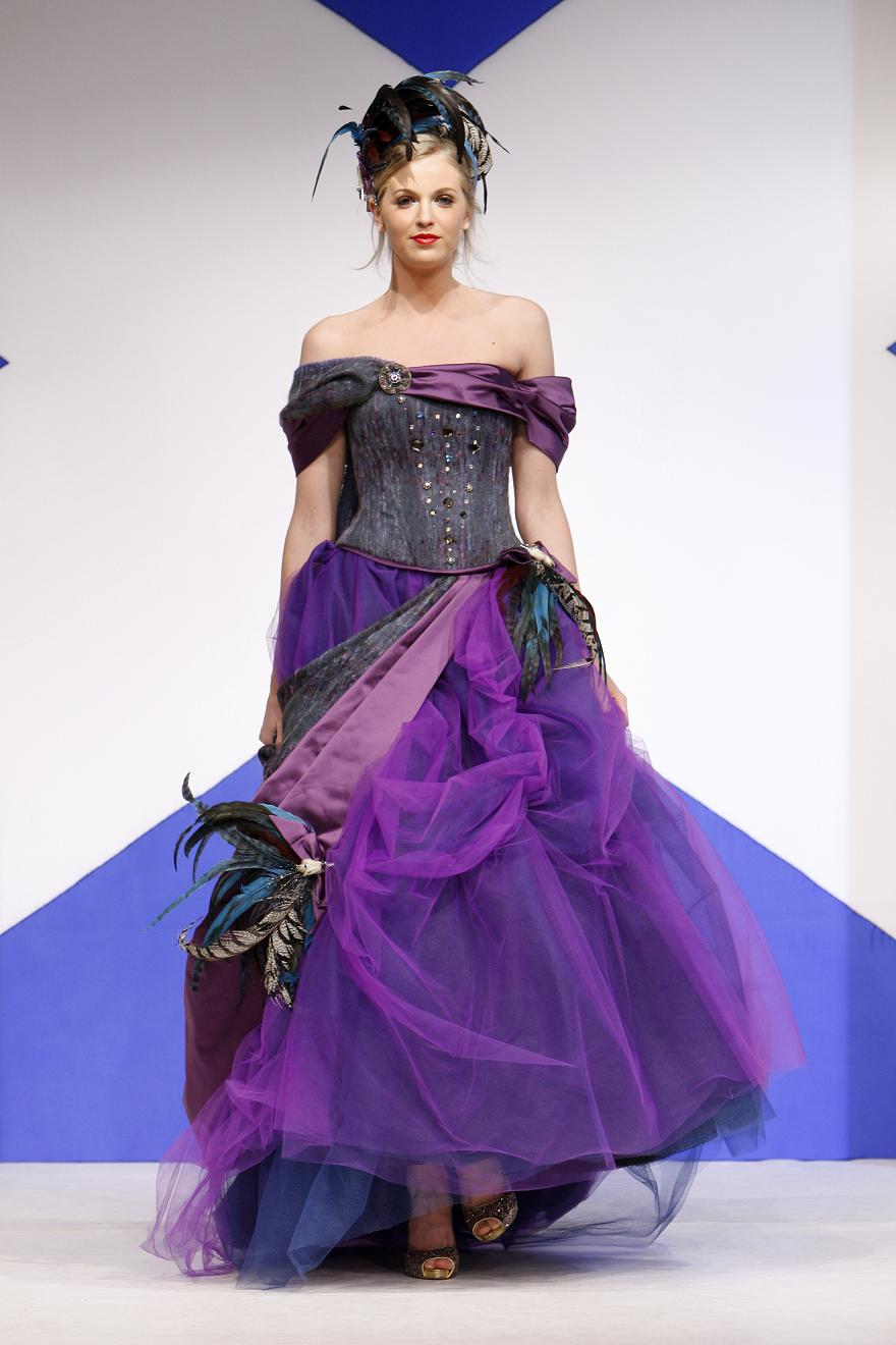 Dressed to Kill, er Kilt Fashion Event Honors Alexander McQueen and the ...