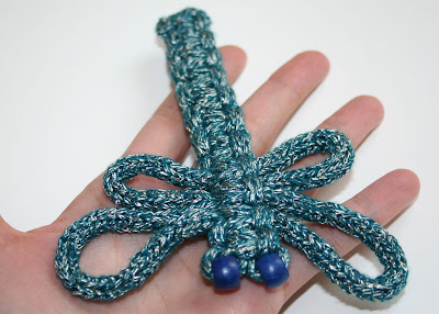 Supercraftylystic: Knitted and knotted dragonfly
