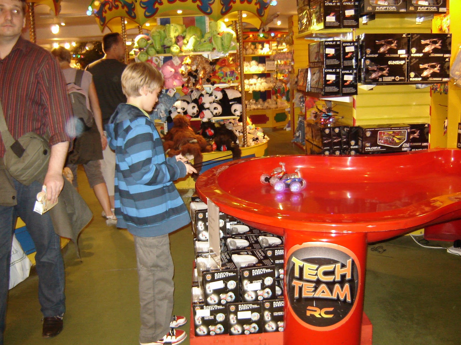 London Stories: Zoo, Harrods, Sunday Afternoon at Elthorne