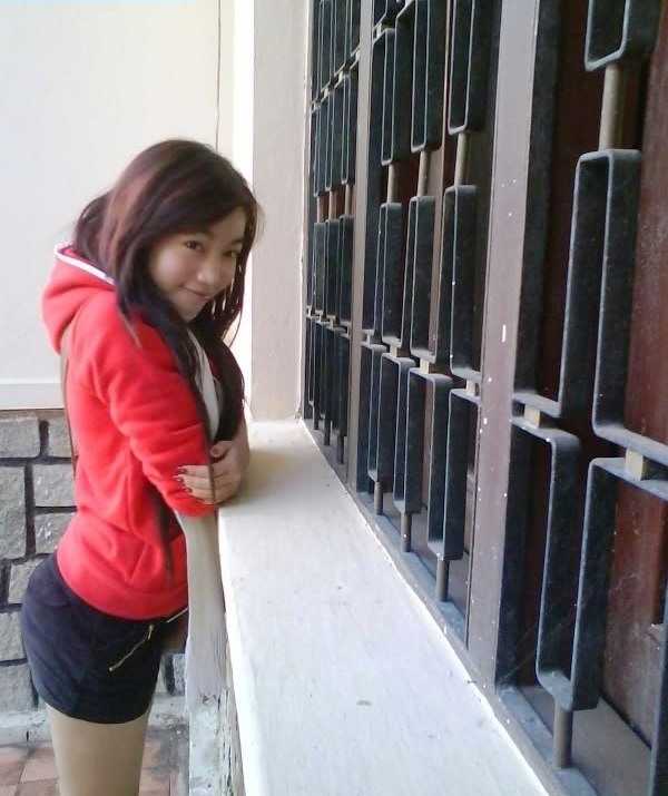 Foto Sexy Elly Tran Ha di Rumahnya | Model Sexy Indonesia